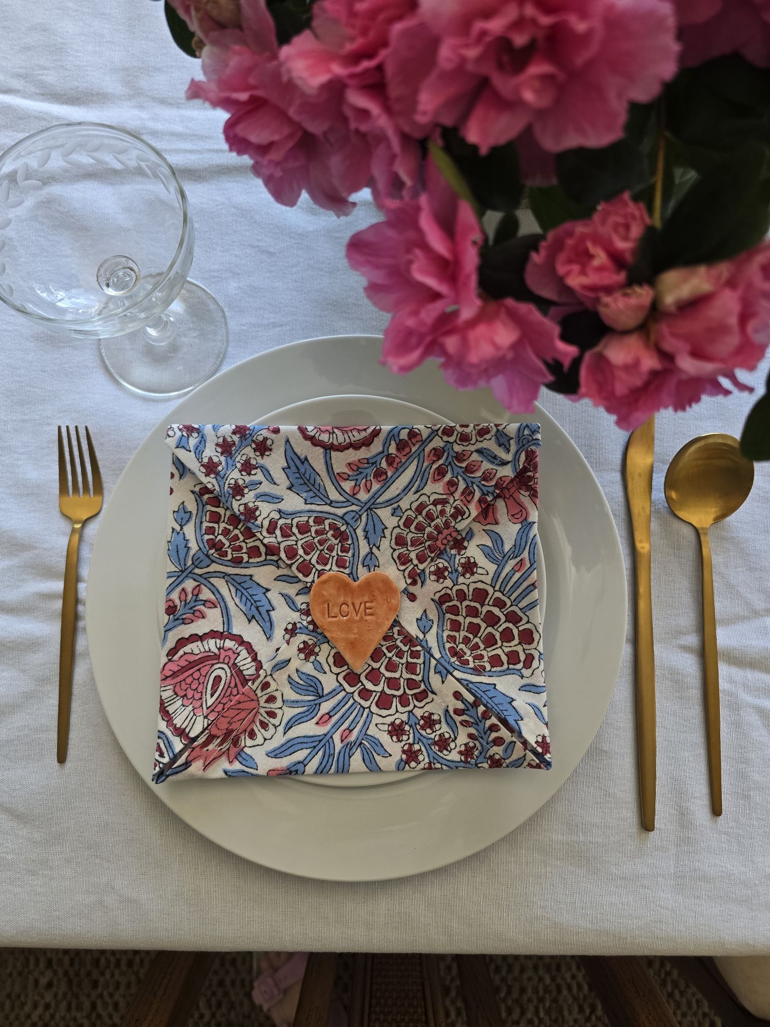 Easy Envelope Napkin – A Place to Gather